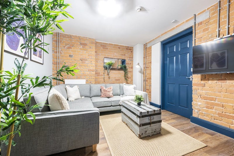 '4 Rooms left in Student Shared Flat! DMU 5 mins ' Room to Rent from ...