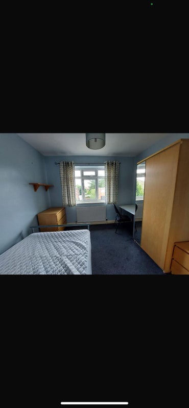 'Looking for a replacement tenet' Room to Rent from SpareRoom