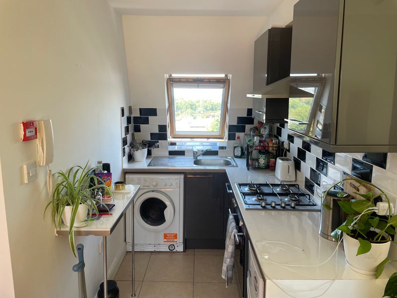 'Studio apartment in Clapham junction ☀️' Room to Rent from SpareRoom