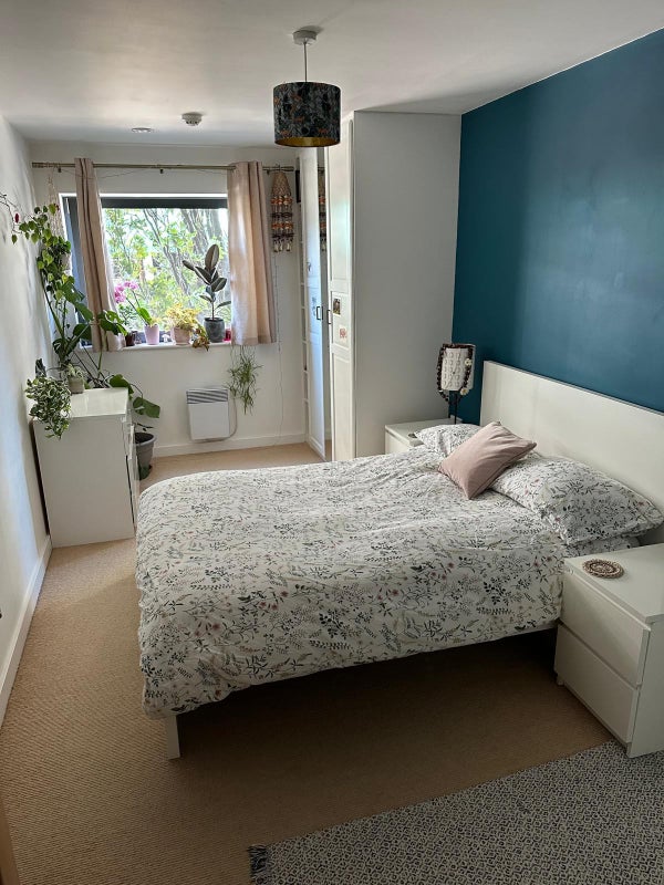 'Furnished spare room in cute 2 bed postgrad flat' Room to Rent from ...