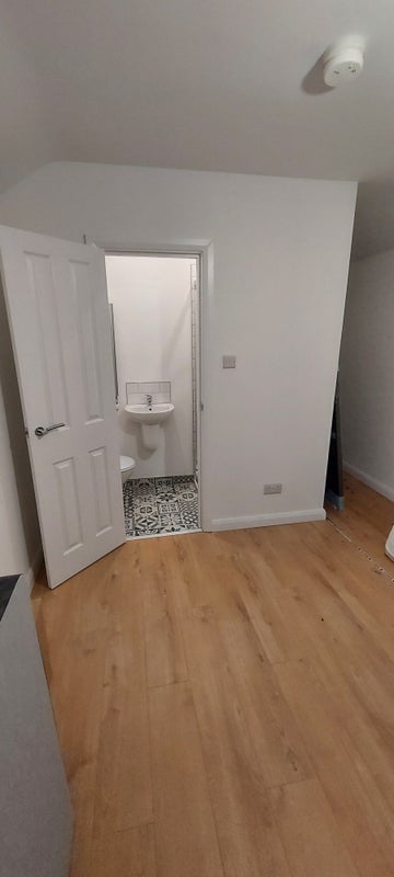 'Large Double Sized Room, Bangor Northern Ireland' Room to Rent from ...