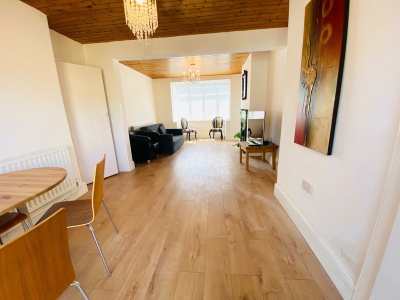 'Brand new House Barnet close to station' Room to Rent from SpareRoom