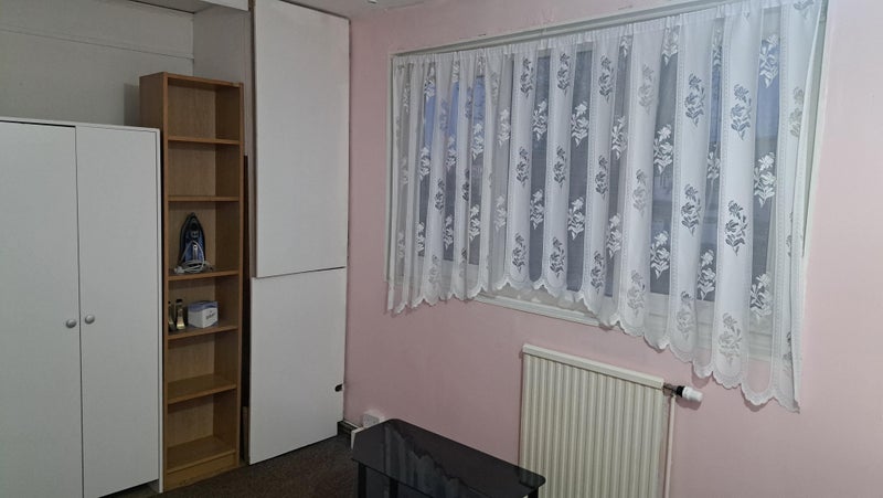 'Double room IG6' Room to Rent from SpareRoom