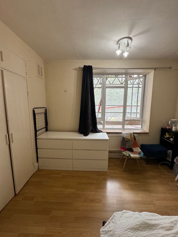 'Spacious Double Room in Paddington Zone 1' Room to Rent from SpareRoom