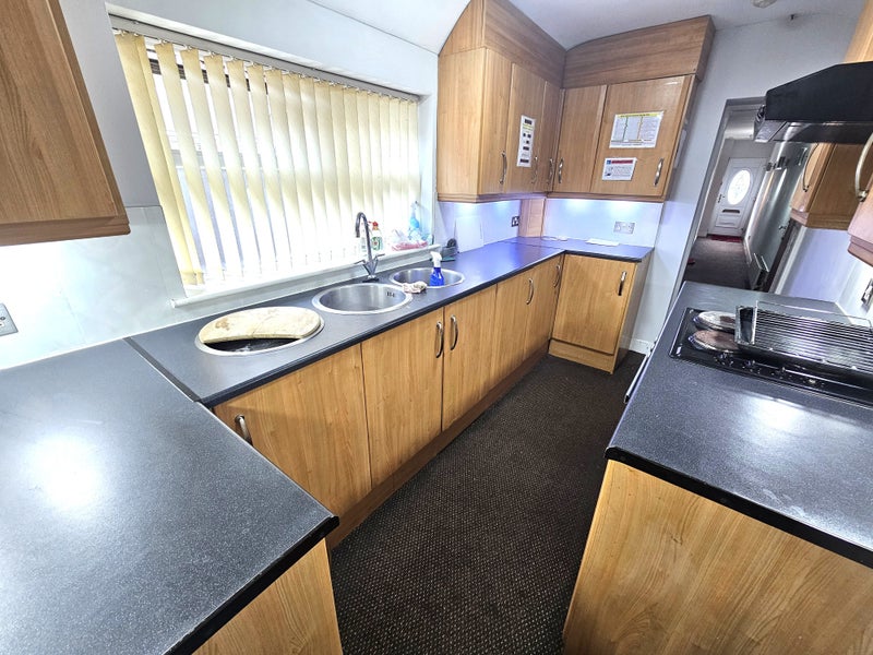 'Bedsits in Kingswood!' Room to Rent from SpareRoom