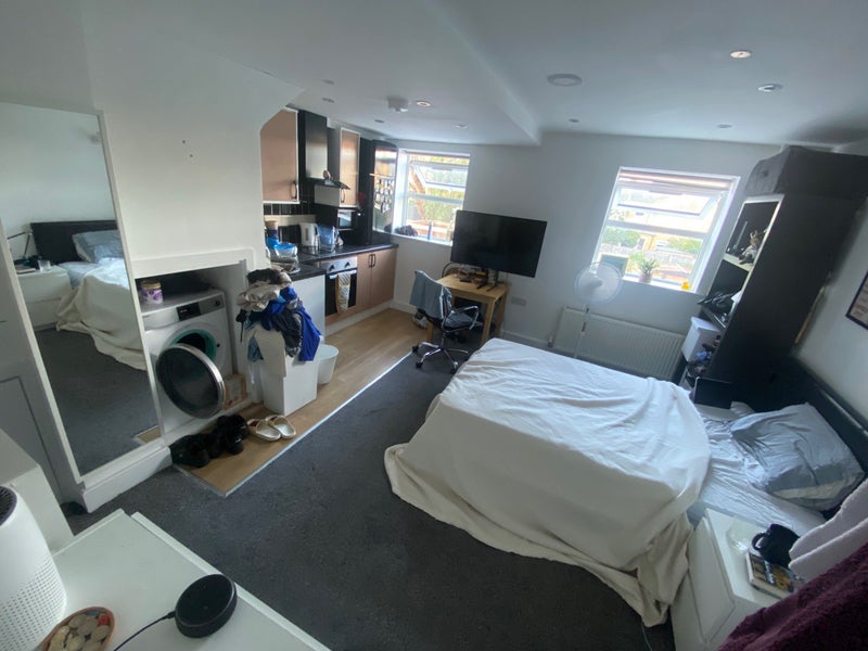 'Studio Flat Available for 3 Months Only ' Room to Rent from SpareRoom