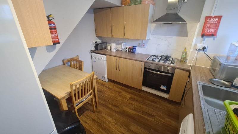 'Stylish Small Double Room in Vibrant Limehouse ' Room to Rent from ...