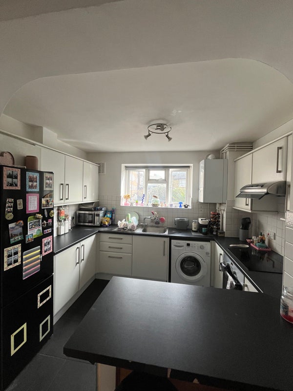 'Clapham Junction Room 🍒🌸' Room to Rent from SpareRoom