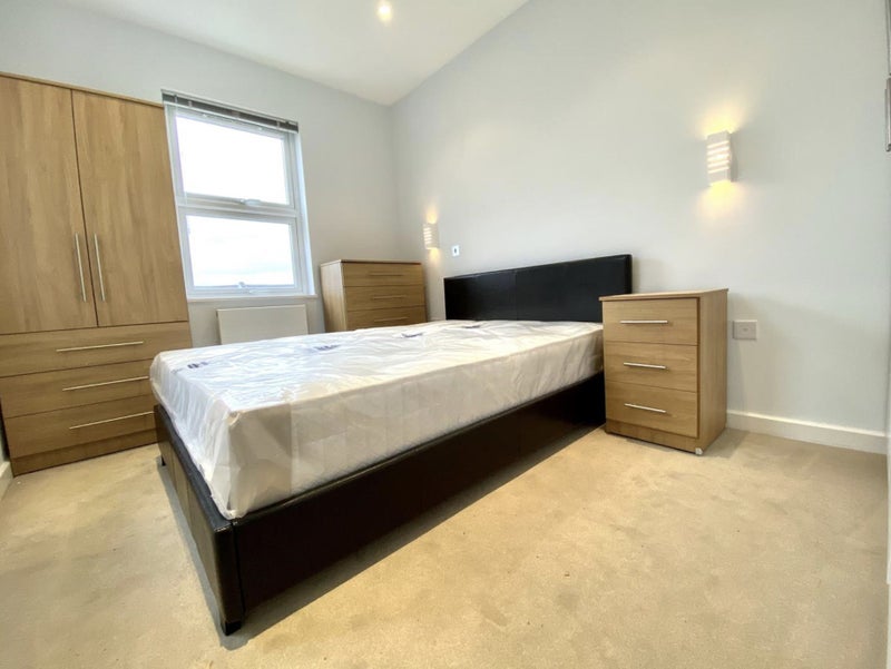 'Modern Two Bedroom flat West Hampstead ' Room to Rent from SpareRoom