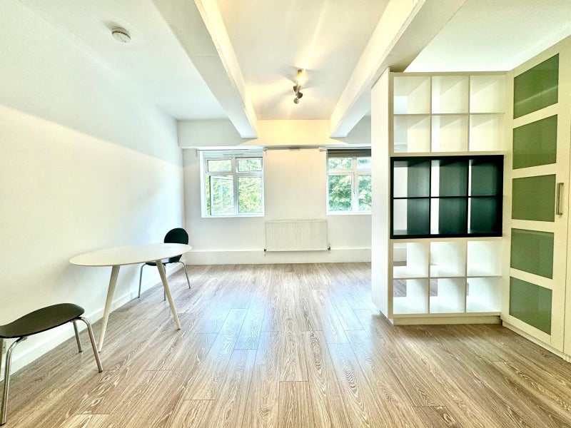 'Studio in Benwell Road, Islington, London, N7' Room to Rent from SpareRoom