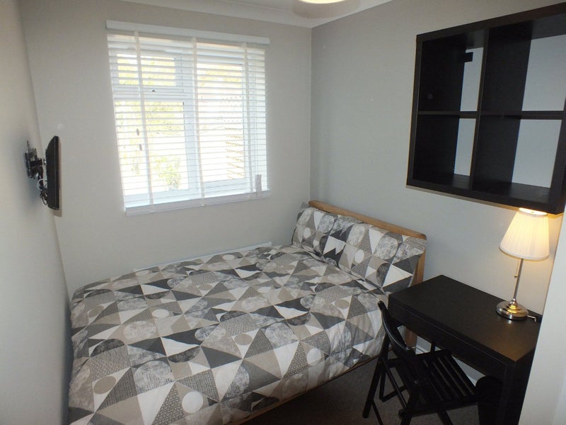 'Ensuite Bedroom Available in Reading by A329!' Room to Rent from SpareRoom