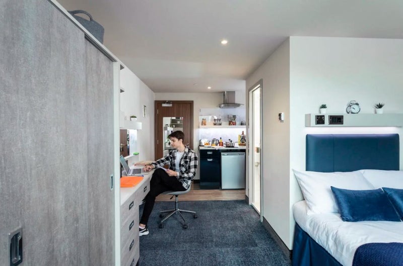 'Platinum Studio, Triumph House, Nottingham' Room to Rent from SpareRoom