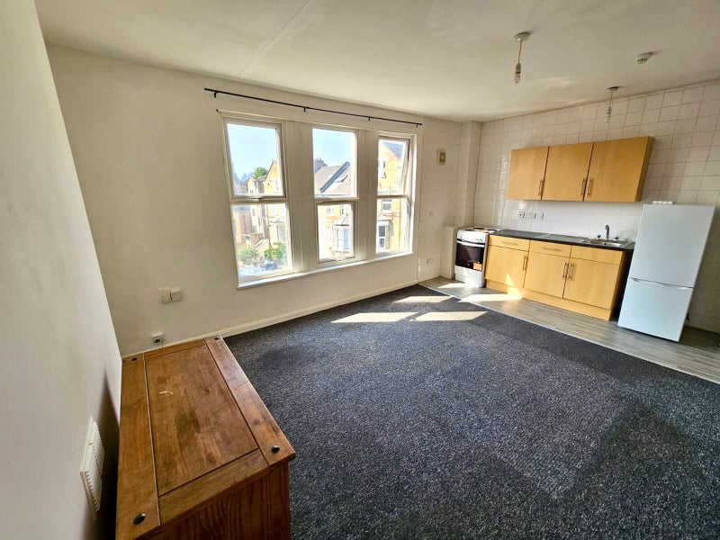 'Studio Flat to Let in St. Mark's Rise, Dalston E8' Room to Rent from ...