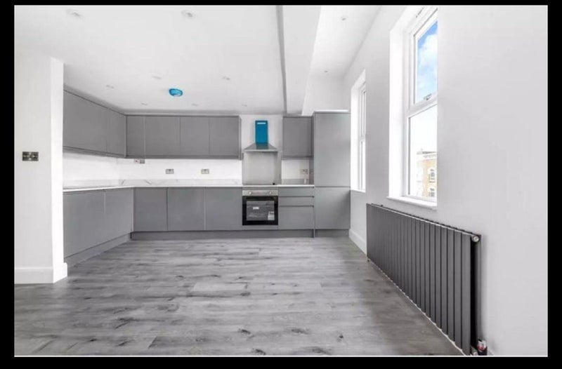 'Beautiful top floor double bedroom with skylight' Room to Rent from ...