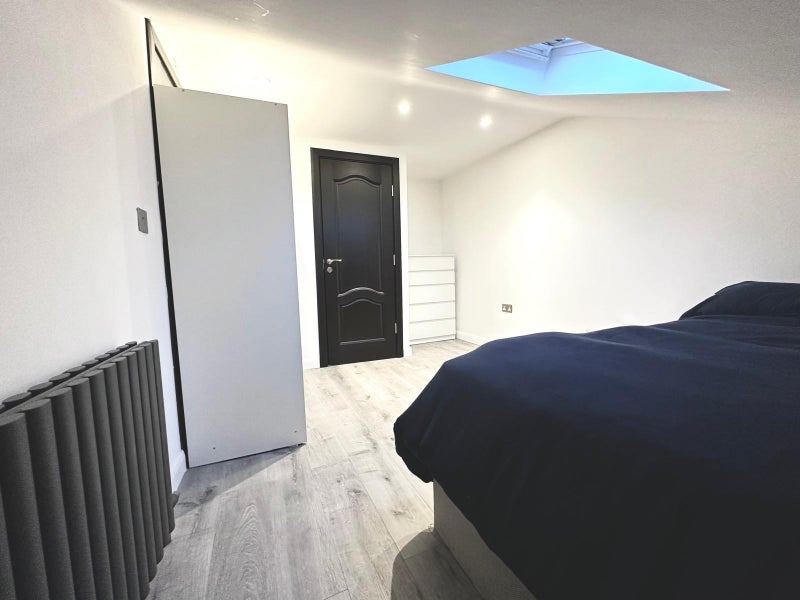 'Beautiful top floor double bedroom with skylight' Room to Rent from ...