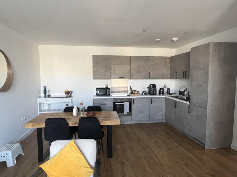 'Double Room + Bath - Neasden/Wembley Zone 3' Room to Rent from SpareRoom