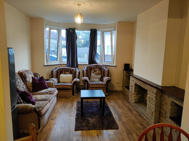 'En-suite double room in 5 bedroom house share' Room to Rent from SpareRoom