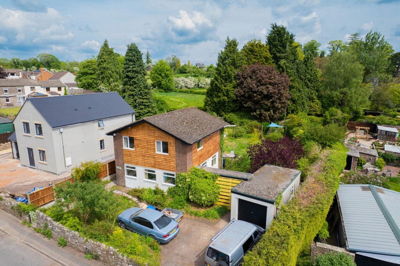 'Bright double room in large detached house' Room to Rent from SpareRoom