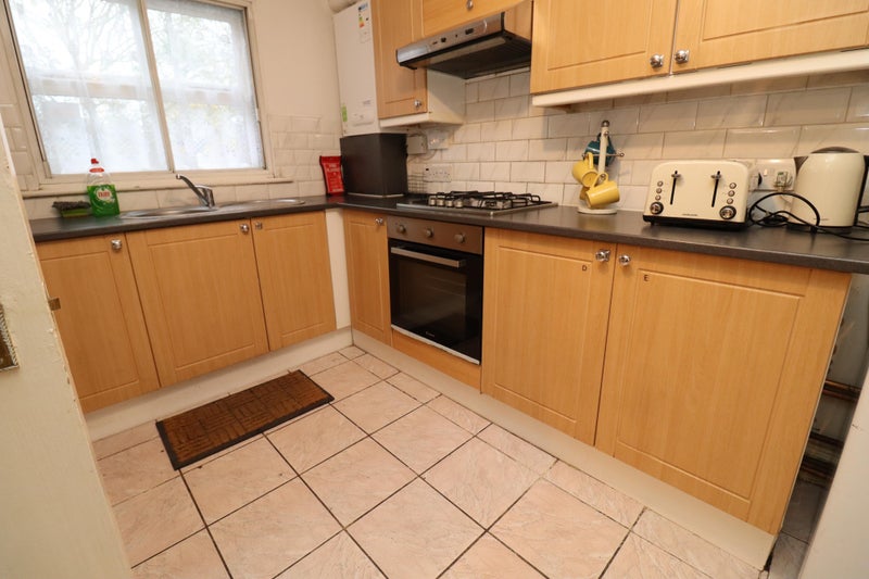 'Next To Dlr Line - Double Rooms - Beckton' Room to Rent from SpareRoom