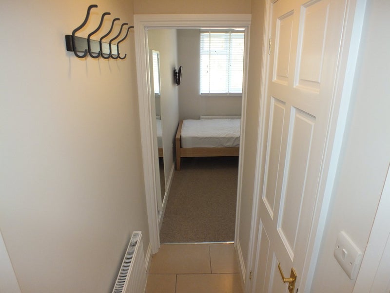 'Ensuite Bedroom Available in Reading by A329!' Room to Rent from SpareRoom