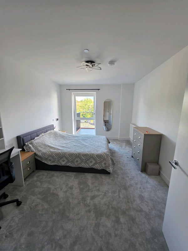 '🏡 Lodger Wanted – Large Double Room in Hendon' Room to Rent from SpareRoom