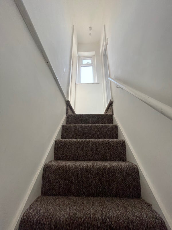 'Room Available in LS6 - Perfect Area' Room to Rent from SpareRoom