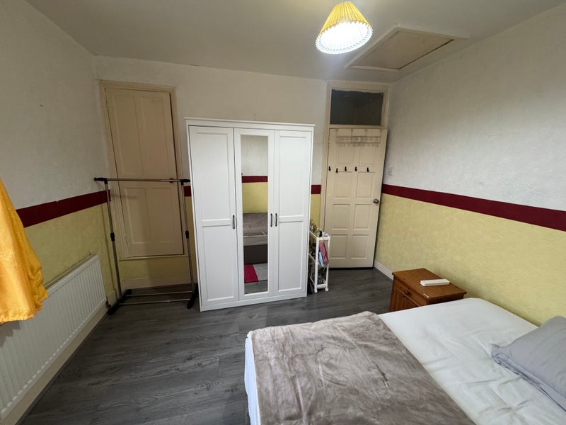 'Large Double Room for Single Occupancy ' Room to Rent from SpareRoom