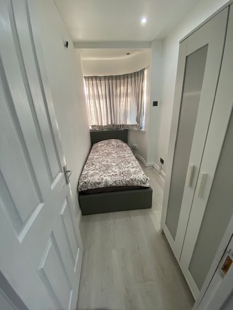 'Furnished Single Room To-Let' Room to Rent from SpareRoom