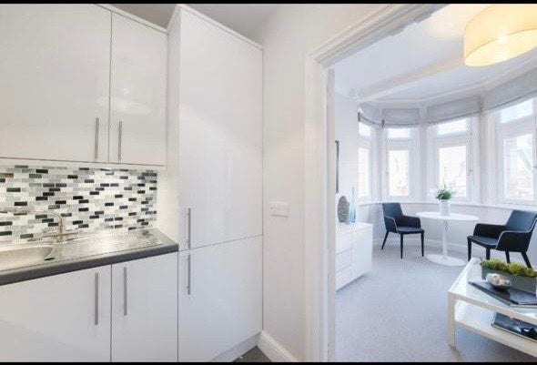 'Luxury Mayfair with Stunning Mount Street Views' Room to Rent from ...