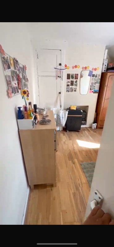 'Female flatmate wanted for a social houseshare' Room to Rent from ...