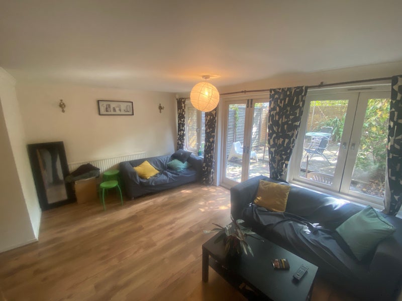 'Double Room to Rent in Clapham Junction' Room to Rent from SpareRoom