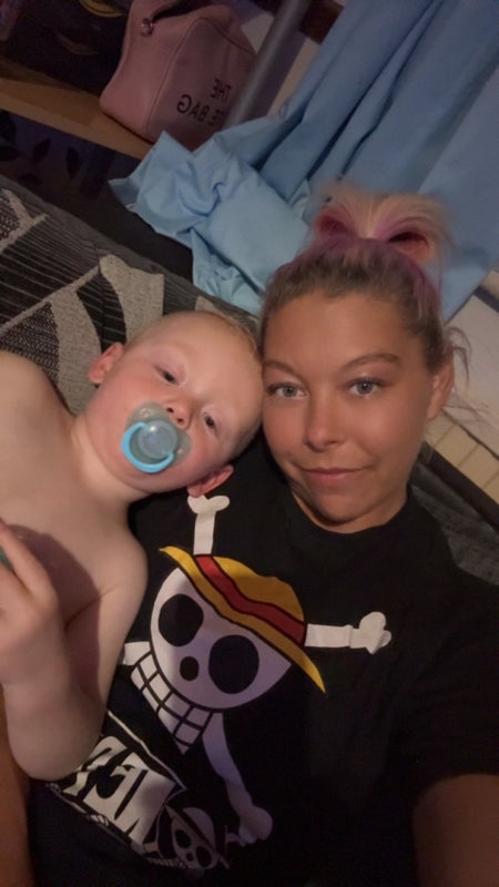 'Hello my name is Ashlee I have a two year old...' Flatmate from SpareRoom