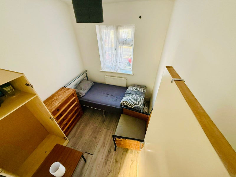 'Beautiful single Room – All Inclusive – E17 5HB' Room to Rent from ...