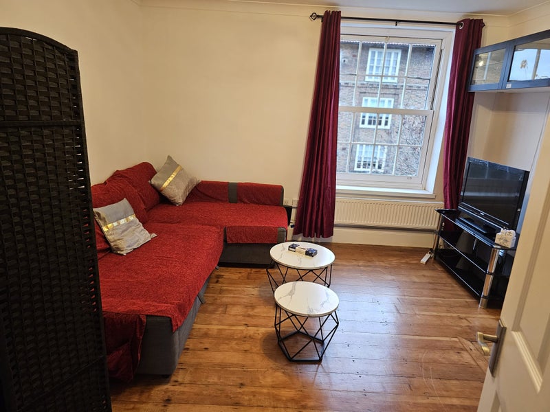 'Fully Furnished & Newly Renovated 1-Bedroom Flat' Room to Rent from ...