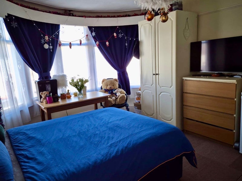 'Studio Room Available Now' Room to Rent from SpareRoom