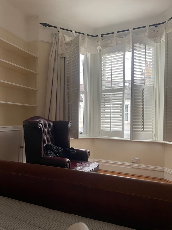 'Spacious double bedroom in Clapham junction ' Room to Rent from SpareRoom