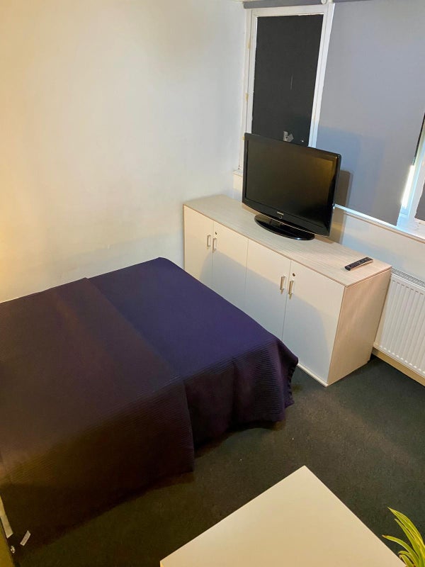 'Single Room – NW10 Stonebridge Park/Wembley' Room to Rent from SpareRoom