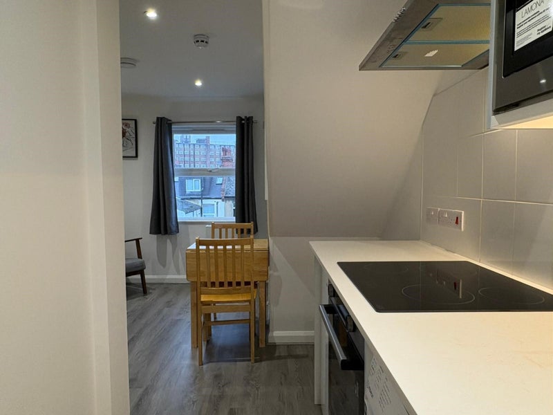 A Lovely Flat In Cricklewood-Book A Viewing - TRUEHOLD