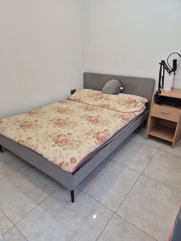 'Ensuit available for females ' Room to Rent from SpareRoom